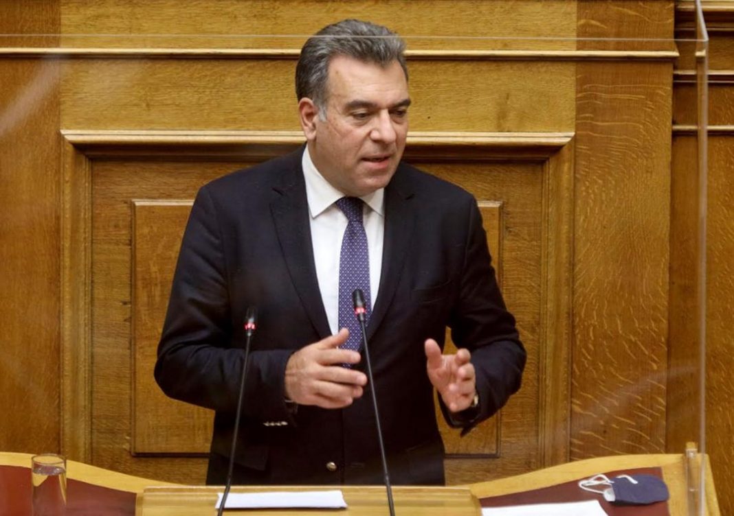 Παρέμβαση του Μάνου Κόνσολα για τη στήριξη των επαγγελματιών αλιέων ...